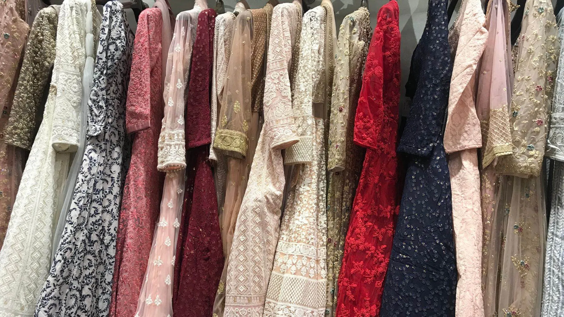 17 Sector Fashion Fabrics Vastra Villa Surrey BC 17-sector-fashion-fabrics-vastra-villa-surrey-bc